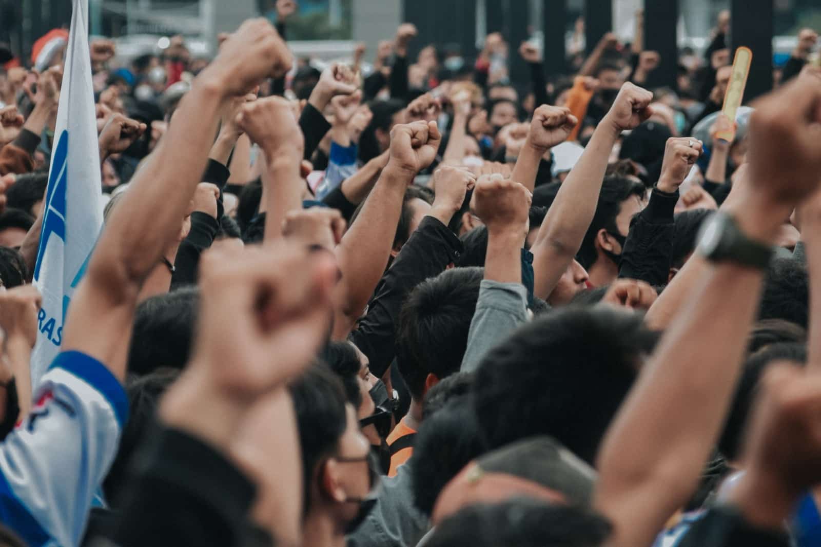 Perbandingan Undang-Undang Cipta Kerja Nomor 11 Tahun 2020 dengan ... Perbandingan Undang-Undang Cipta Kerja Nomor 11 Tahun 2020 dengan ...